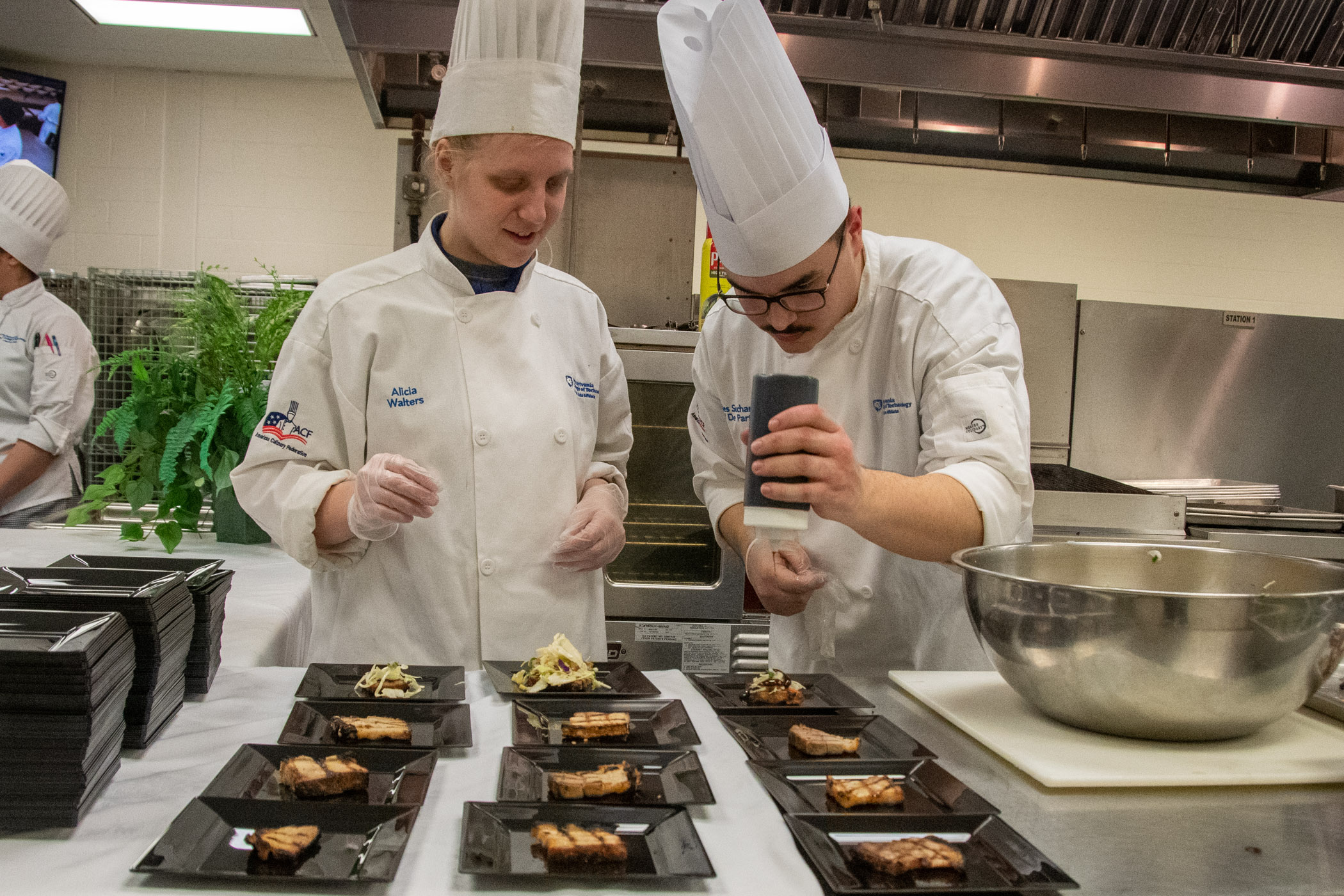 Visiting Chef 019 (1) | News, Sports, Jobs - Williamsport Sun-Gazette